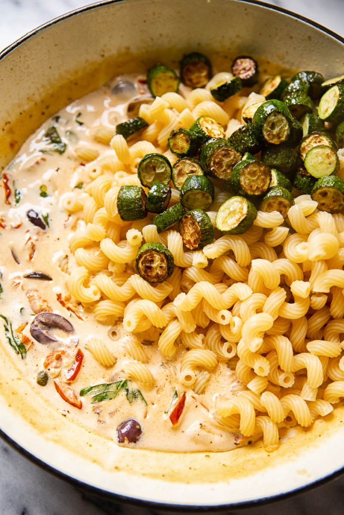 Mediterranean Pasta with Zucchini - Vikalinka