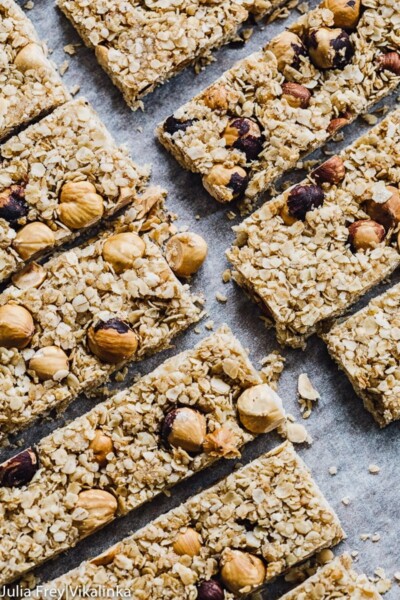 Manuka Honey and Oats Granola Bar Recipe - Vikalinka