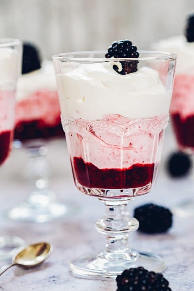 Layered Blackberry Fool (VIDEO) - Vikalinka