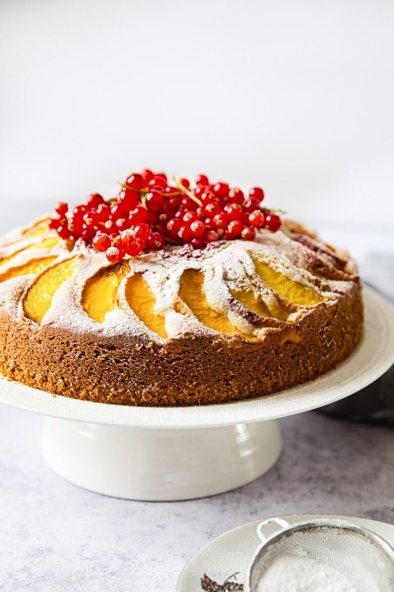 Summer Peach Cake with Red Berries (VIDEO) - Vikalinka