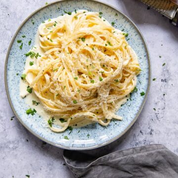 Three Ingredient Creamy Pasta Sauce (VIDEO)
