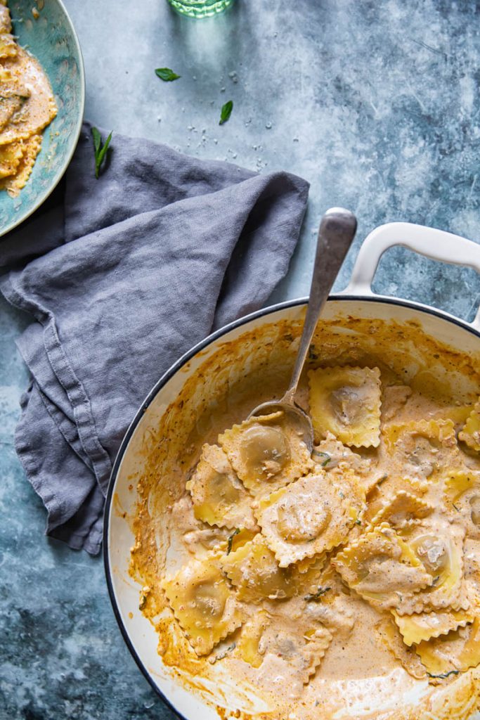 5 Minute Ravioli Sauce - Vikalinka