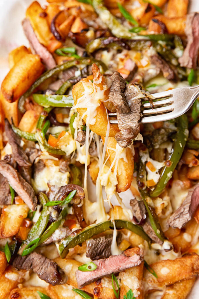 Philly Cheesesteak Loaded Fries - Vikalinka