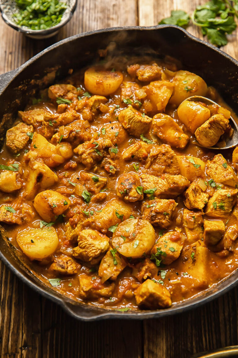 Easy Chicken Curry with Potatoes - Vikalinka