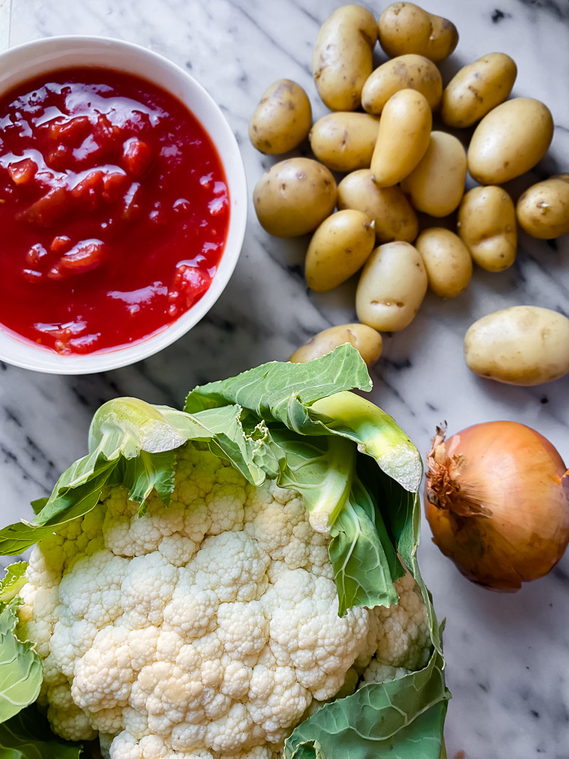 Vegetable Tikka Masala with Potatoes and Cauliflower - Vikalinka