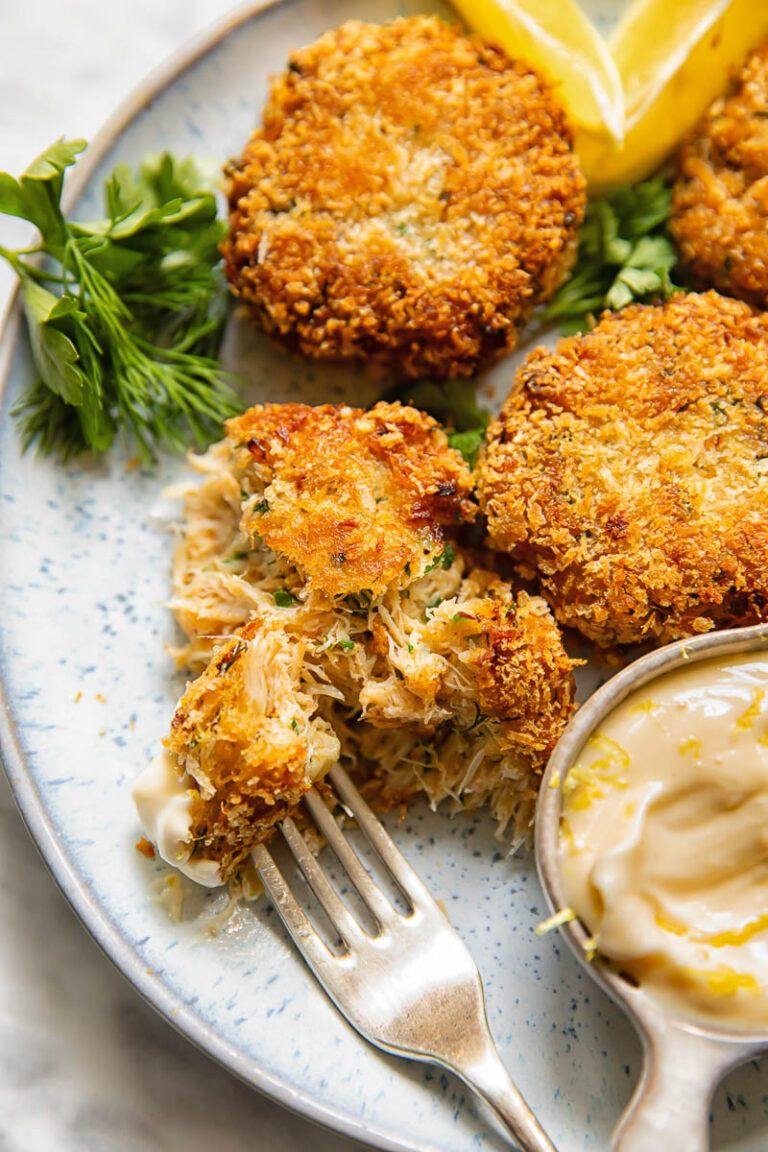 Crab Cakes with Lemon Garlic Aioli - Vikalinka