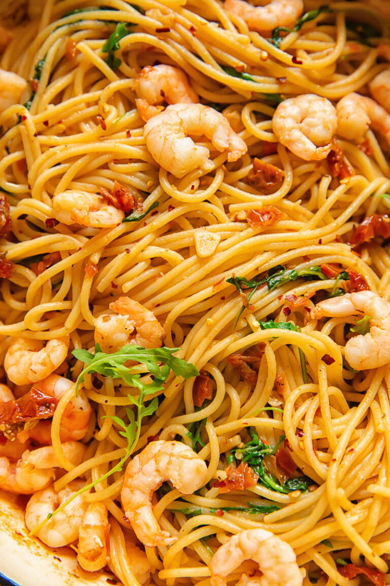 Sun-dried Tomato and Chilli Spaghetti with Shrimp and Arugula - Vikalinka