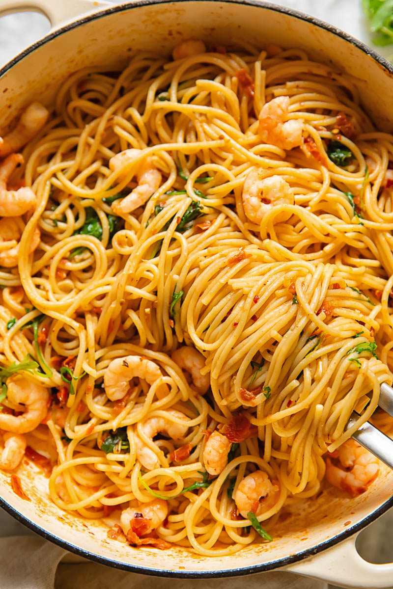 Sun-dried Tomato and Chilli Spaghetti with Shrimp and Arugula - Vikalinka